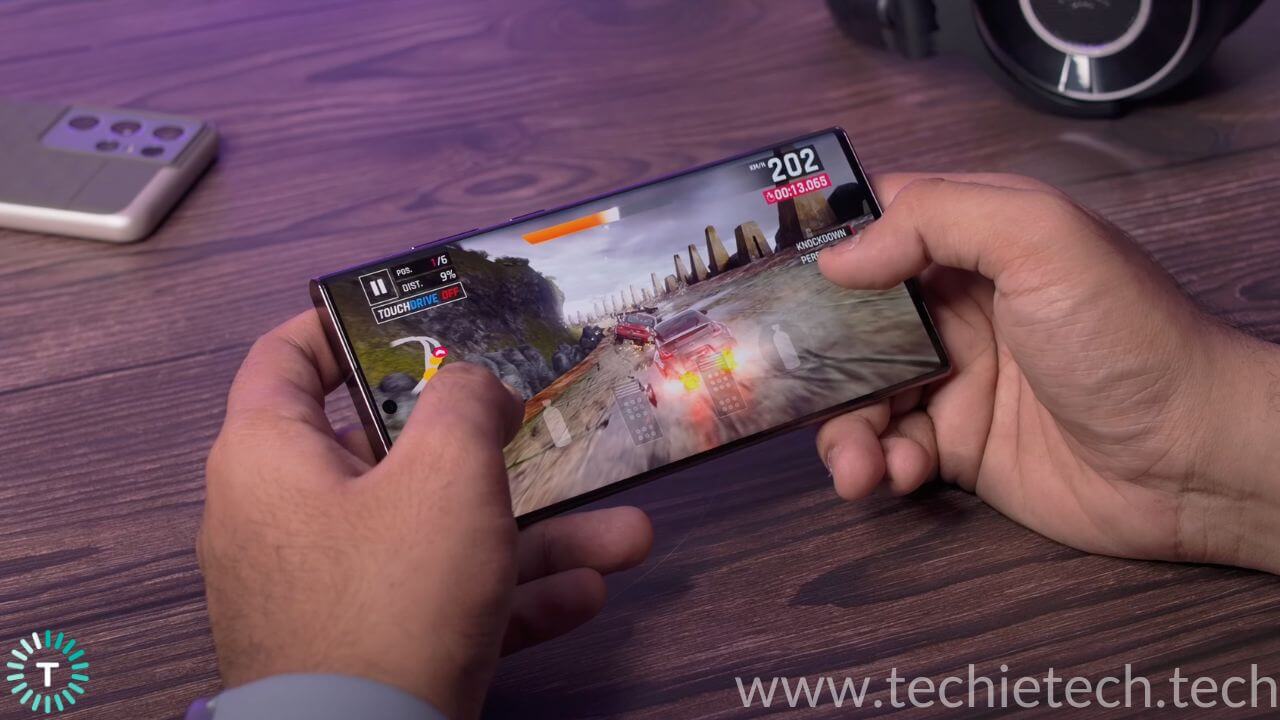 Galaxy S22 Ultra 1 Month Review: Let-Down? - TechieTechTech