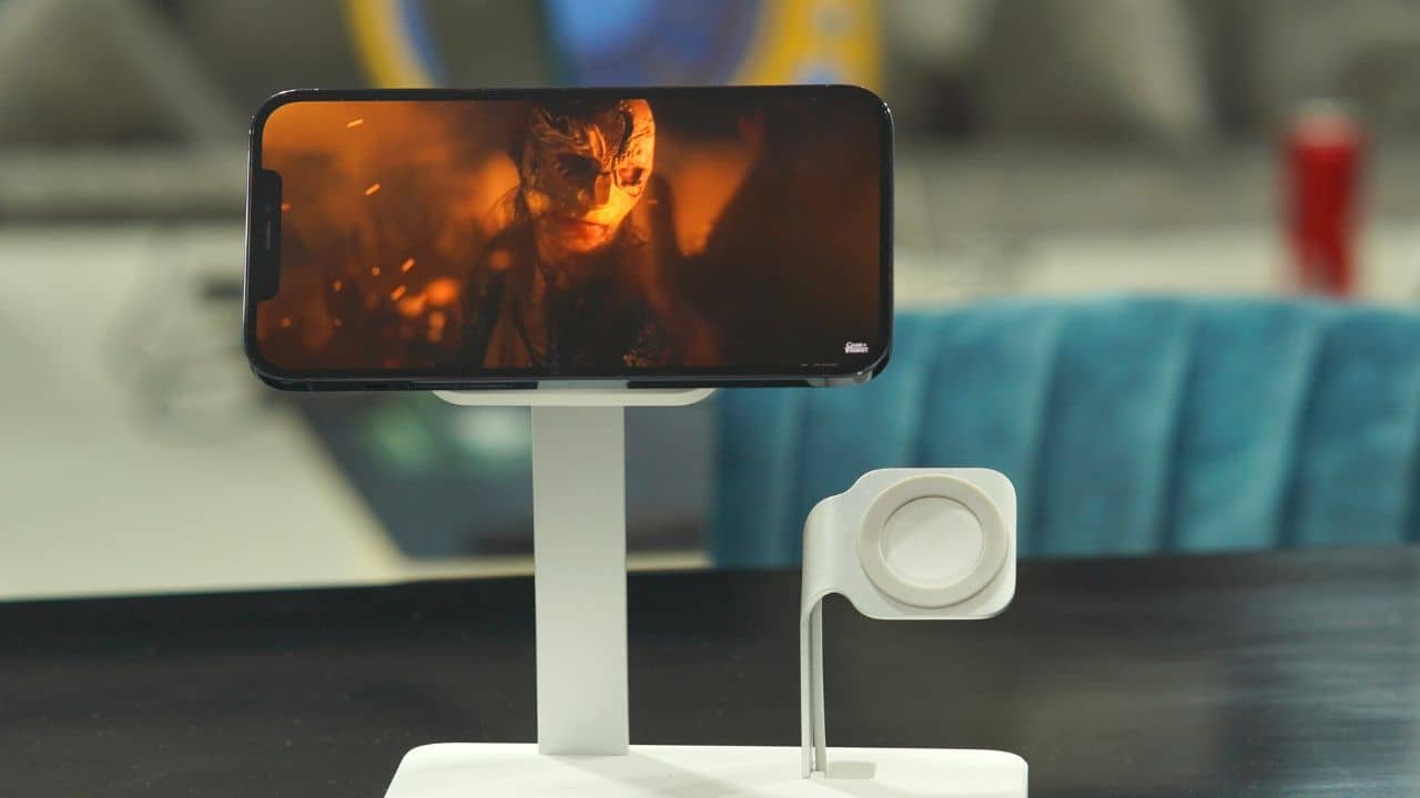 ESR HaloLock Wireless Chargers Review - TechieTechTech